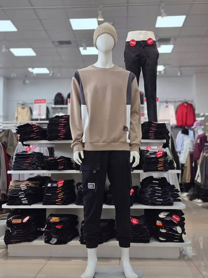 山系男孩必備．MOUNTAIN 質感拼接磨毛大學T – MUCH主幼商場